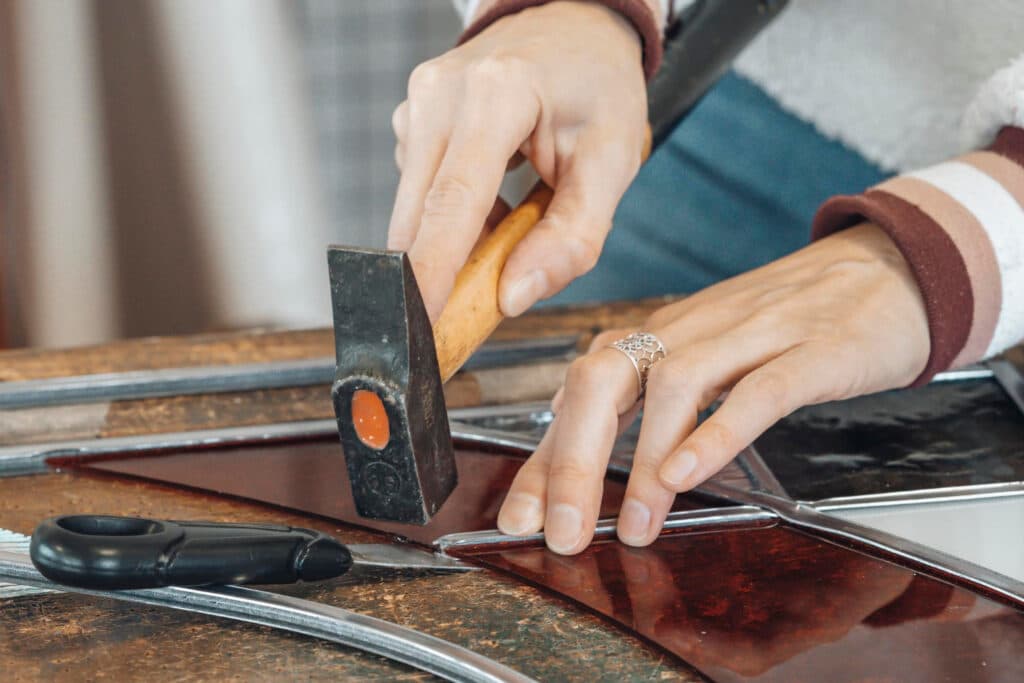 Qu'est-ce qu'un Teinturier ? À la découverte d'un métier artisanal aux ...